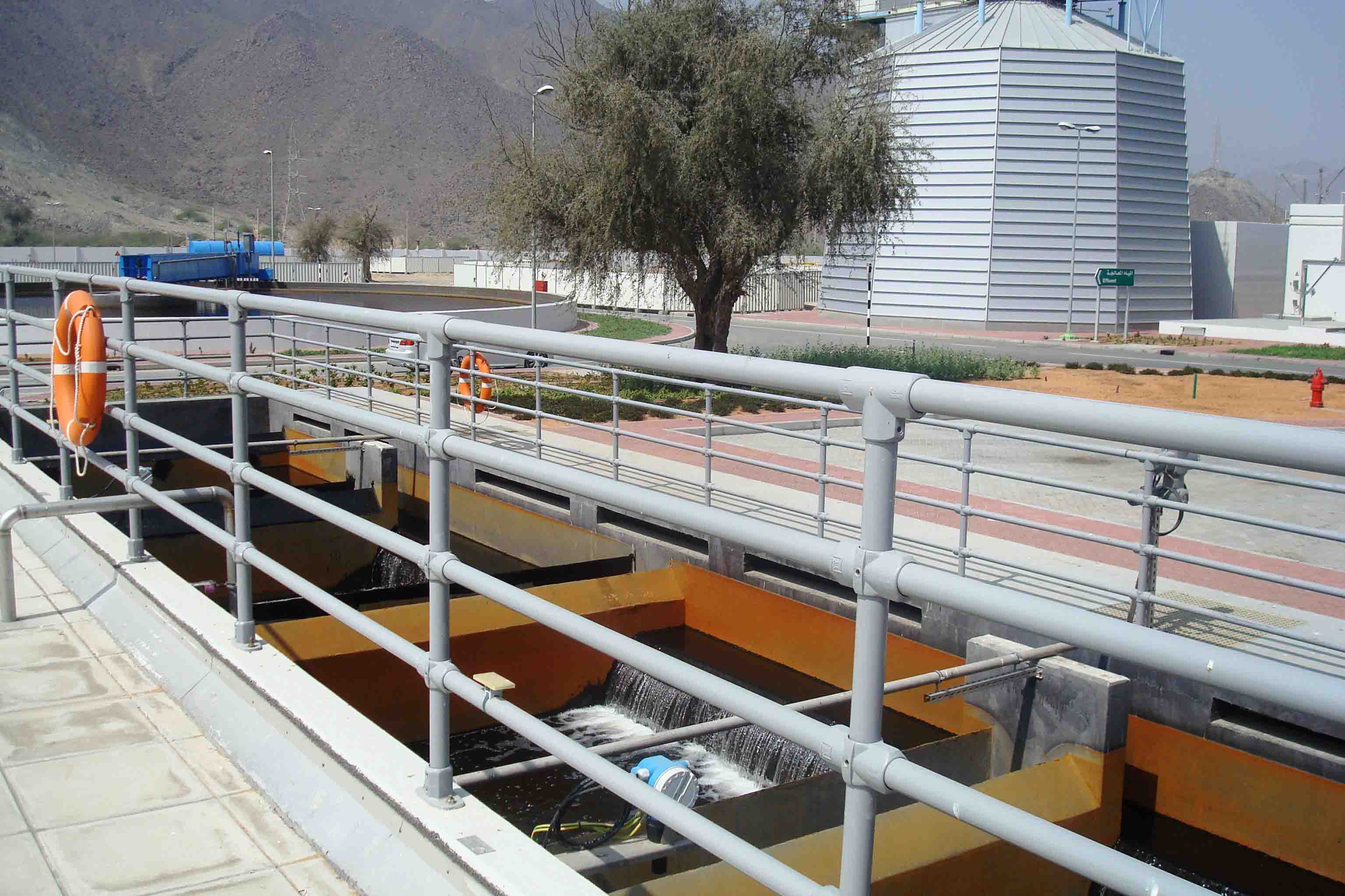 Kee Klamp® Pipe Fittings - Modular Guardrail & Railing Systems - Kee Safety