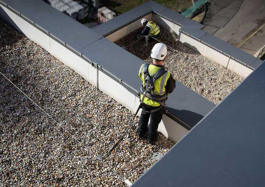 Kee Guard® Railing For Roofs With Limited Space - Non-Penetrating ...